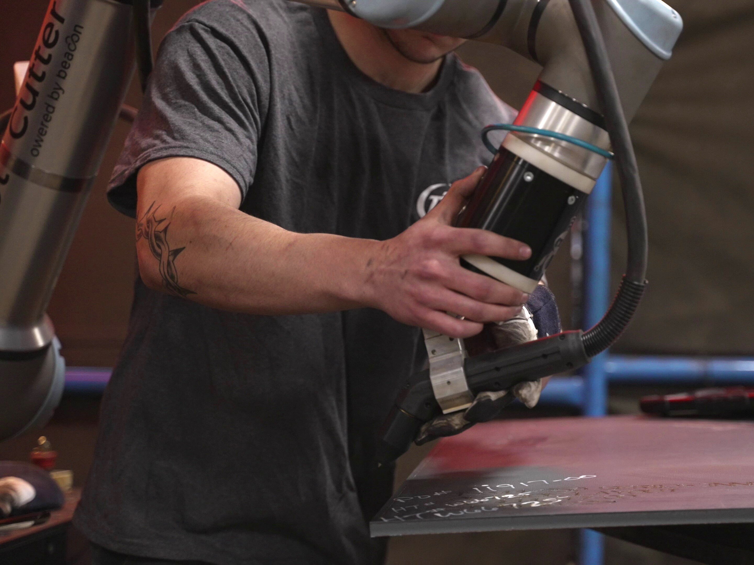 Cobot Cutter Powered by Beacon | Robotic Plasma Cutting Cobot Cutter Powered by Beacon | Robotic Plasma Cutting